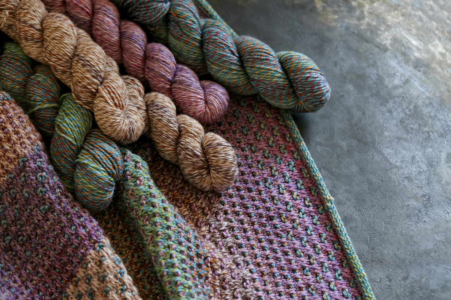 Urth Yarns Spiral Grain Light Worsted - Knitty City